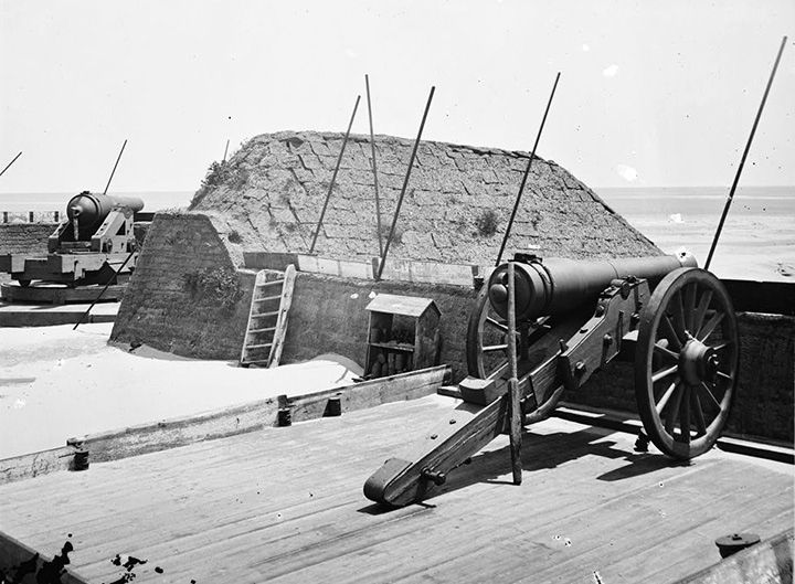 The British Gun at Sullivan’s Island | Dead Confederates, A Civil War ...